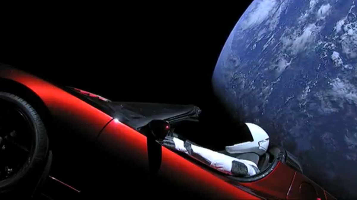 Setelah 2 Tahun, Mobil Tesla Roadster Mulai Mendekati Planet Mars