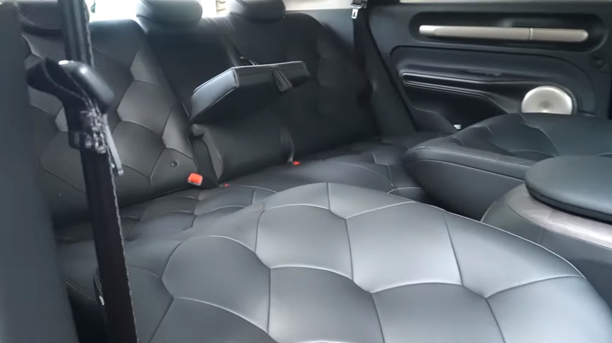 Spesifikasi Wuling Cloud EV yang Pakai Jok Bergaya Sofa Italia